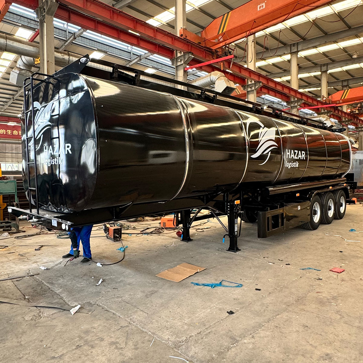 Structural characteristics of three-axis asphalt tanker truck ...